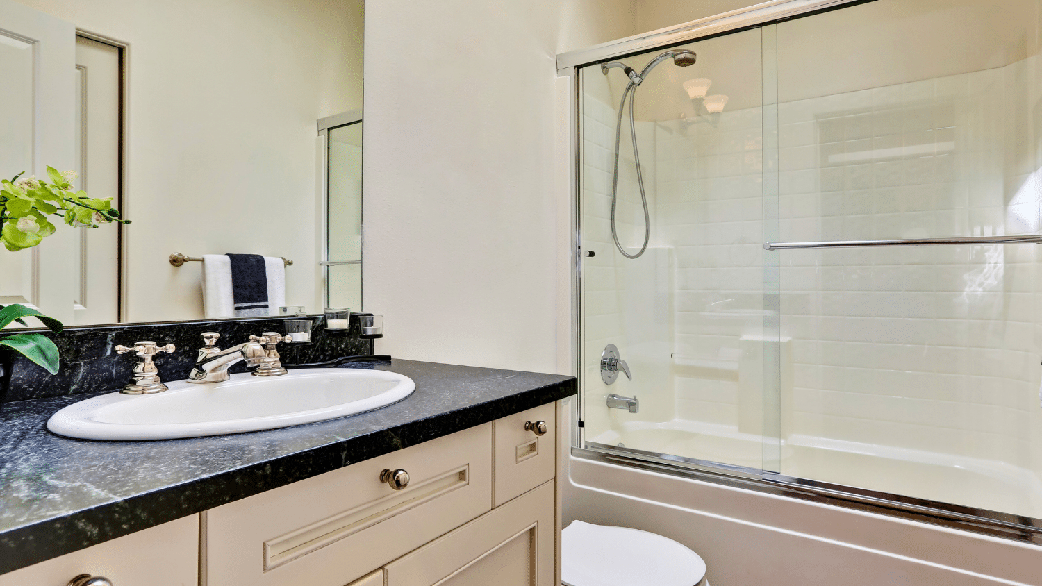 What Are The Different Types Of Shower Screens? – Guide & Options | 360 GSS